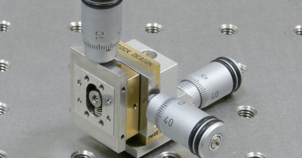 MDE263A-M - Three-Axis Very-Small XYZ Micropositioner Stage with ...