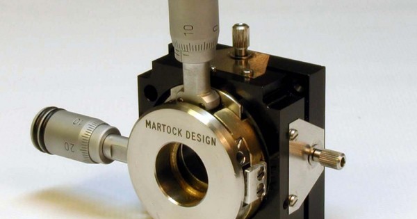 MDE276M - Four-Axis Micropositioner with Micrometers